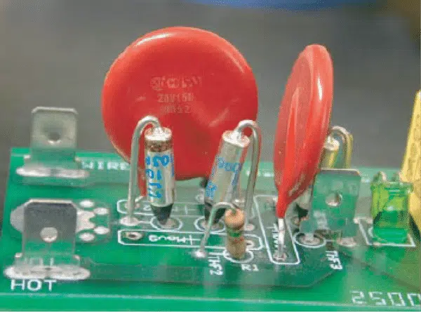 Como Funciona um Varistor? - TS SHARA